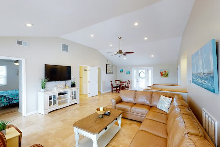 5br Waterview | Private Pool | Dock | Deck - Virginia Beach, VA