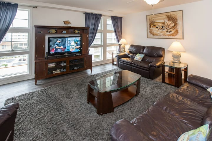 Courtyard Condo W/ 3 Pools, & 2 Fitness Centers - Sandbridge Beach, VA