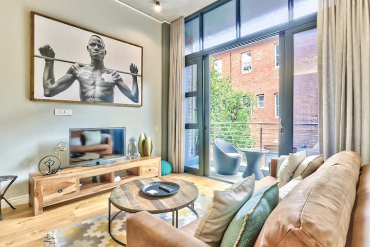 Stylish City Pad | Rooftop Pool & Views - Cape Town