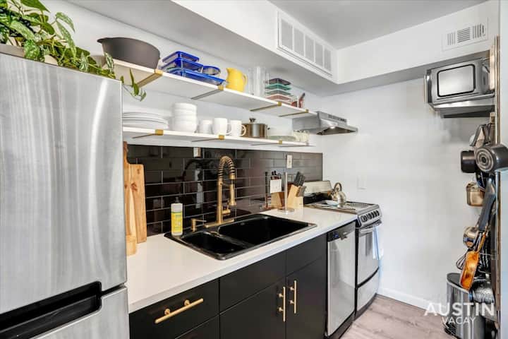 Riverside Gem For 4 | Swimming Pool + Free Parking - Montopolis - Austin
