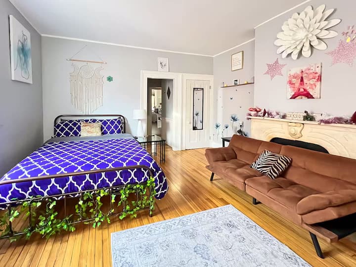 Historic Studio Near Trinity College | Fast Wifi - Hartford, CT