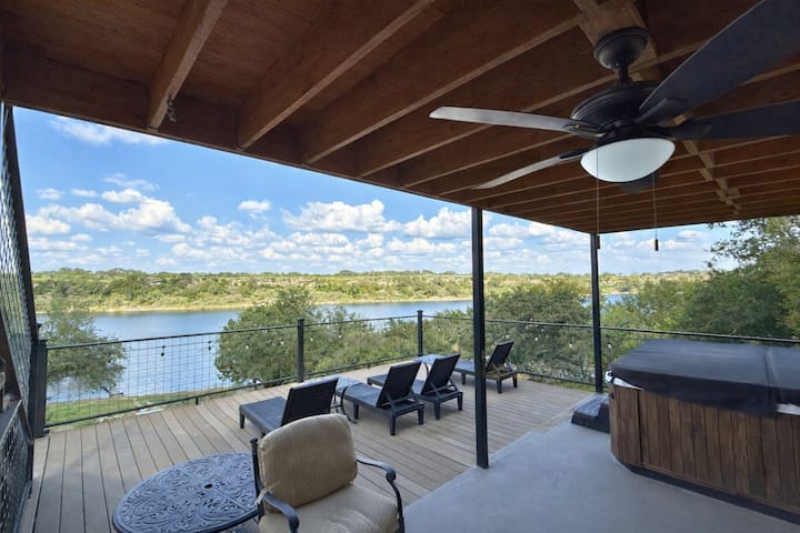 Lake Travis Family Home With Dock & Amazing Views - Spicewood, TX