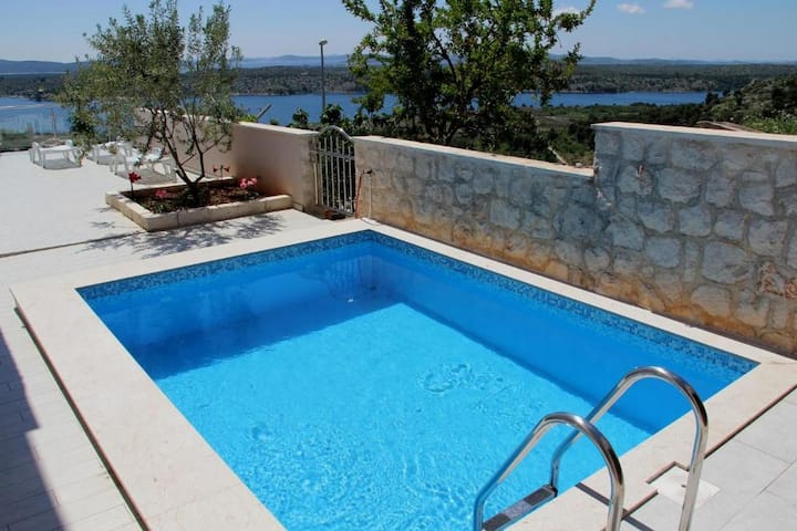Appartement Golden Sunset (84451-a1) - Skradin