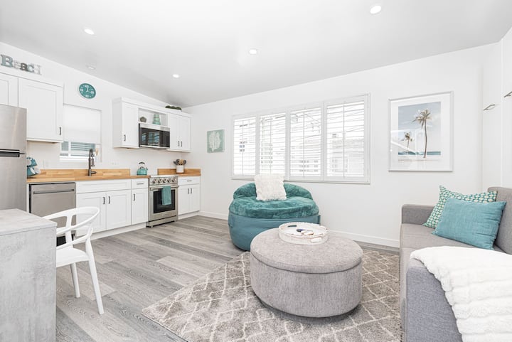 30+ Night | Stylish Studio W/ Sun Deck - Newport Beach, CA