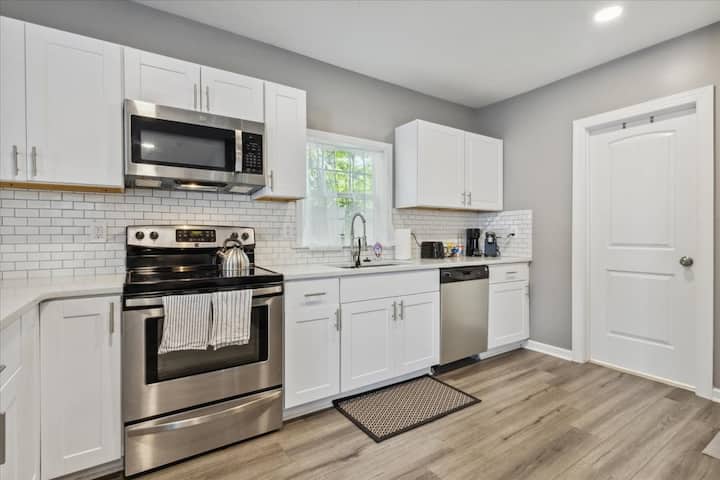 Pet-friendly Guesthouse, Walk To Beach - 漢普頓