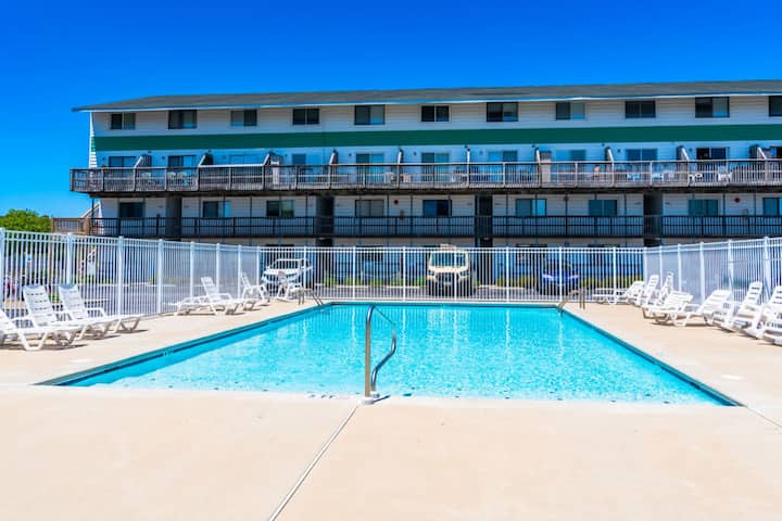 127th Bayside-pool-short Walk 2 Beach-by Park! - Fenwick Island, DE