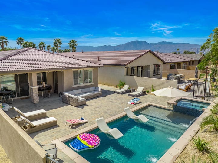 Twin Palms - Walk To Festivals! Stunning Homes! - California