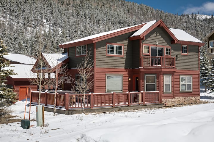 Vista Point Lookout Home: Dog Friendly, Views, Hot - Breckenridge, CO