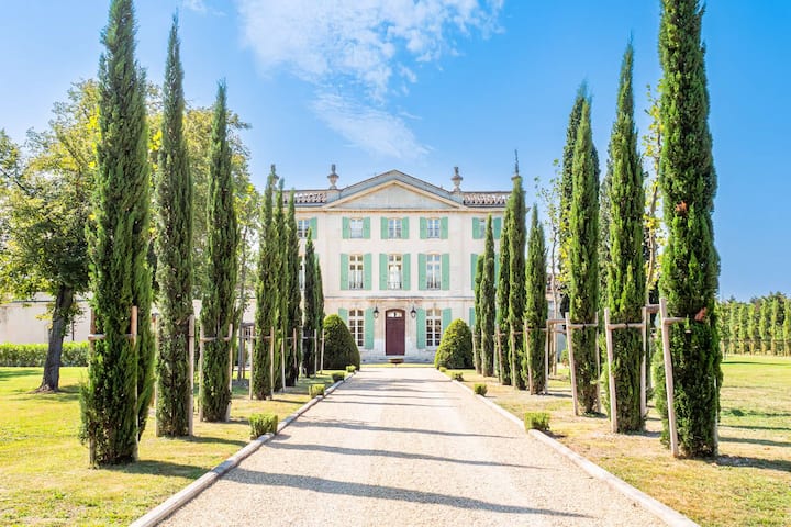 Chateau Poesie - Sixteen Bedroom Castle, Sleeps 29 - Carpentras