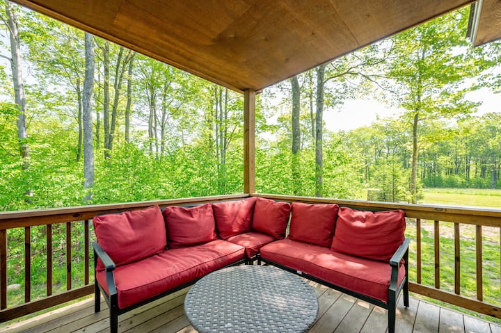 Modern Mountain Escape W/ Hot Tub & Pool Table - Deep Creek Lake, MD