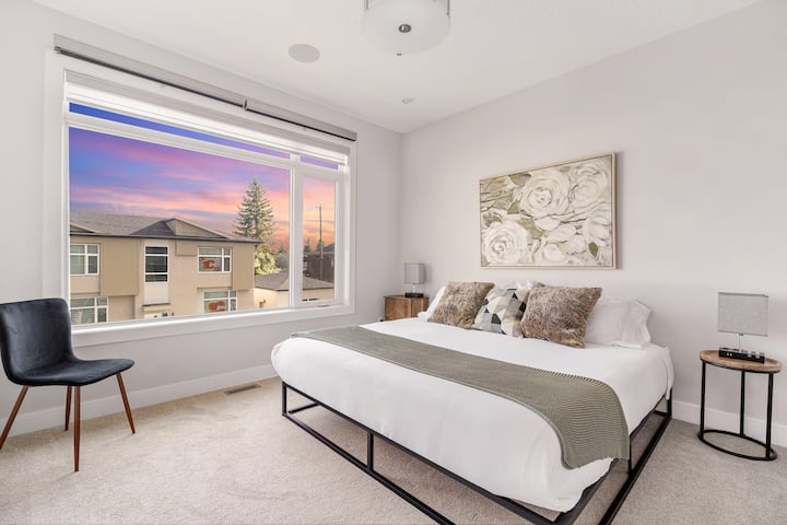 Luxury 3br Hillhurst Home/ Central Location! - 캘거리