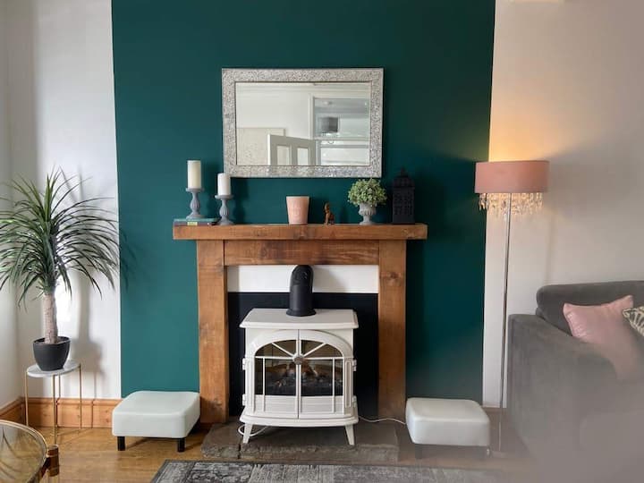 Coastal Family Stay | 3-bed + Parking + Wi-fi” - Bridgend