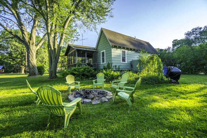Ellie`s Cottage With Cherry Beach - New Buffalo, MI
