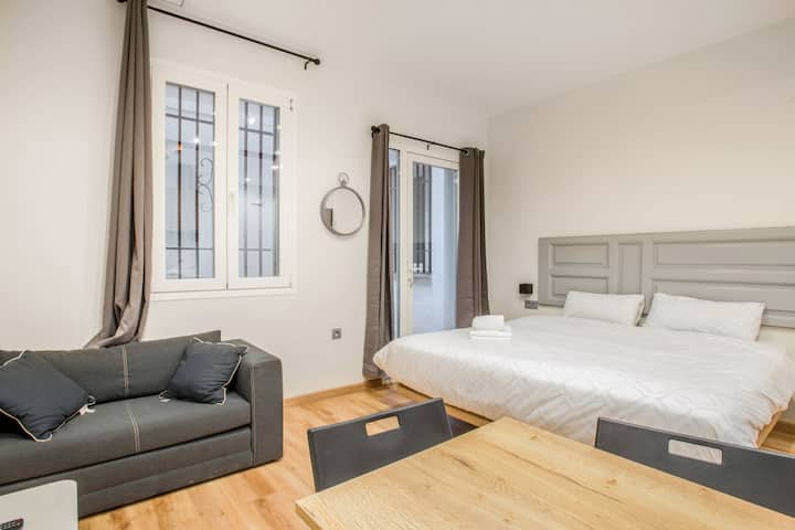 Accessible And Modern- 1 Bedroom 1 Bath- Justice - Madrid