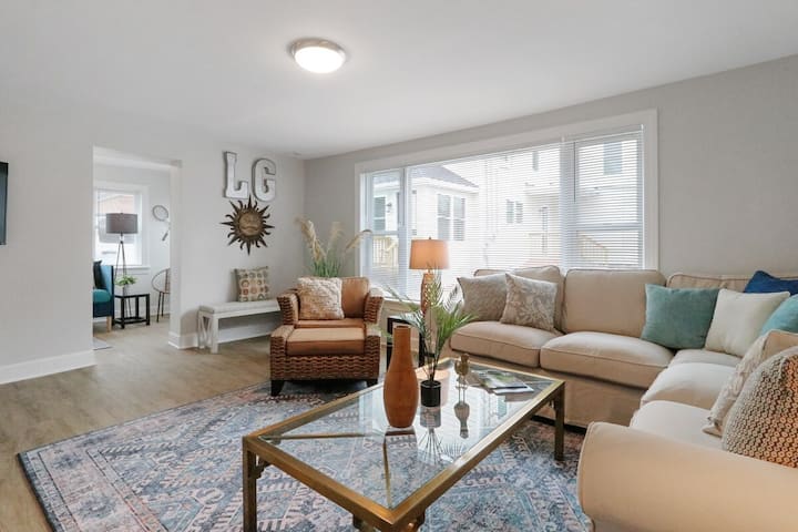 White House On Wisconsin-carriage House |Parking - Lakeside Beach, Genoa City