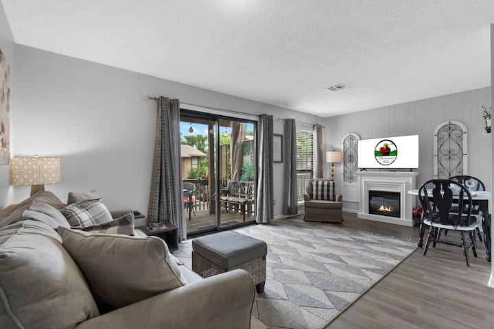 Golf & Show Perks | Cozy 1br Condo W/ Balcony - Branson, MO