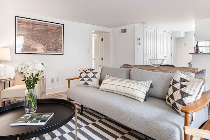 Ground Level Apt W/ Parking By Lucky Savannah - Savannah, GA