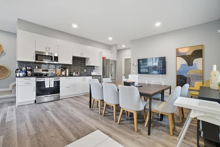 Monica - Large 6br Family Home In Central Location - Edmonton