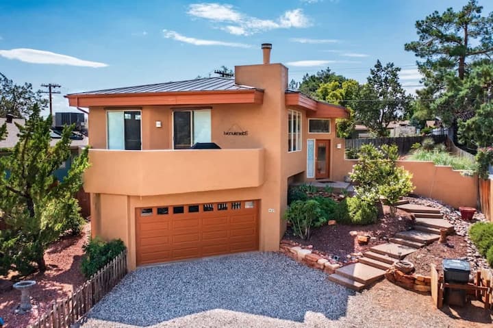 Myrinn – Little Elf Trail, Scenic Views & Hot Tub - Sedona, AZ