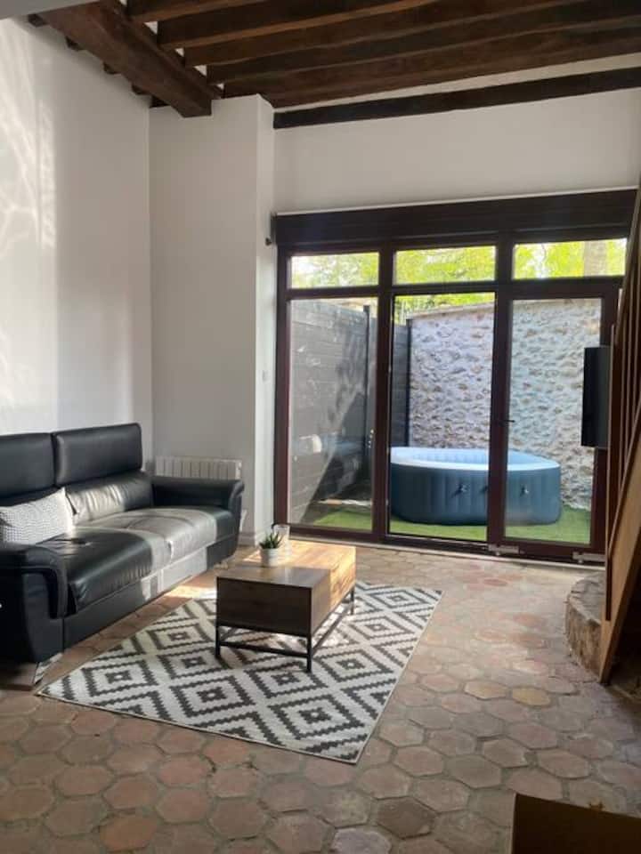 Studio Duplex Avec Spa Et Cour Privée - Saint-Arnoult-en-Yvelines