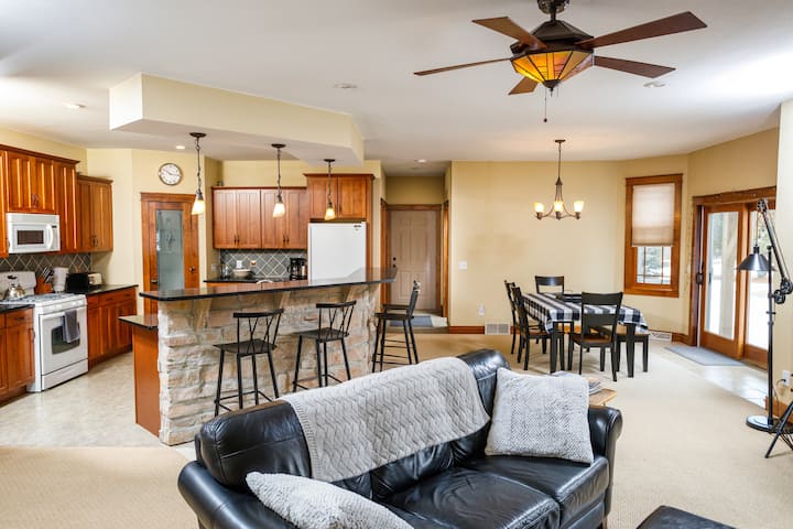 Dog-friendly! Home Away From Home - Door County, WI