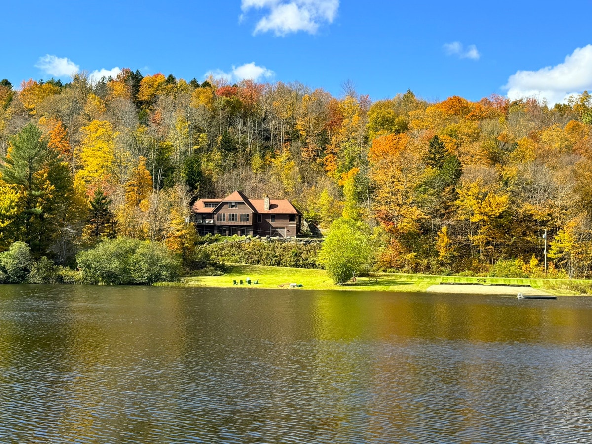 Spectacular 4 Season Home on Spruce Lake - Chalets for Rent in ...