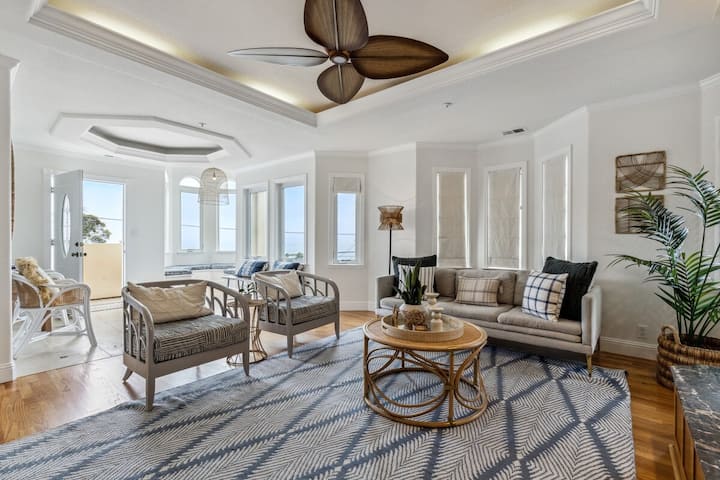 Luxostays| Beautiful Beach Home W/ Games - Miramar Beach, Half Moon Bay