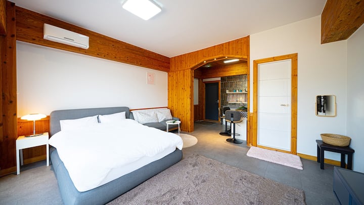 #우드톤 # 탁트인 테라스를 즐길 수 있는 마니주 하나 - Gyeongju-si