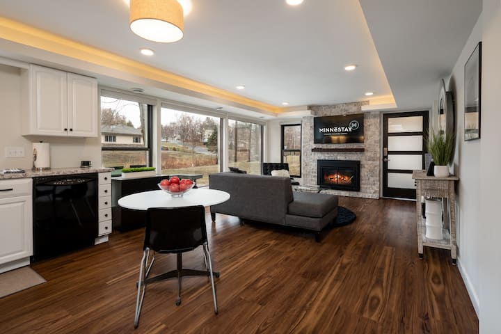 Minnestay* Bassett Creek Retreat - Maple Grove, MN