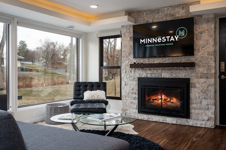 Minnestay* Bassett Creek Retreat - Plymouth, MN
