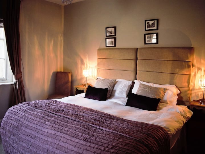 Warrior Queen King/twin Ensuite At The White Horse - Whitby, UK
