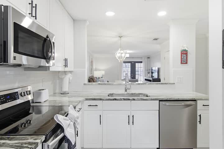 Bright & Airy Retreat - University of Mississippi, University