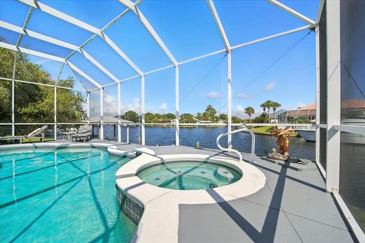 Boater’s Dream Pool, Spa & Dock, Walking & Biking - Palm Coast, FL