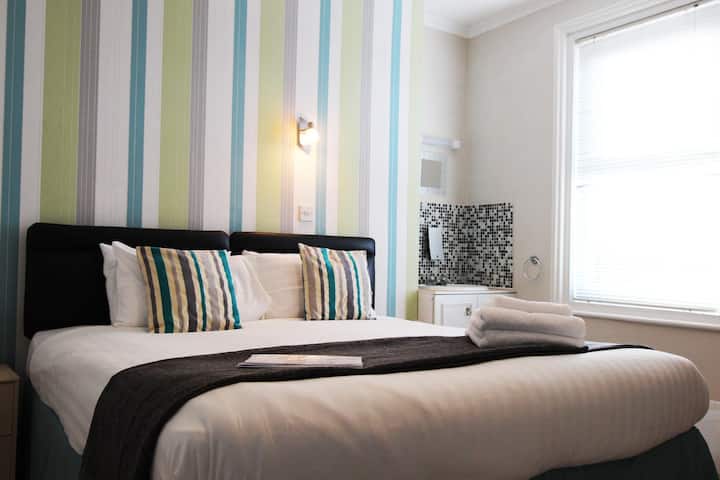 Standard Double Ensuite At Taunton Guest House - Great Yarmouth