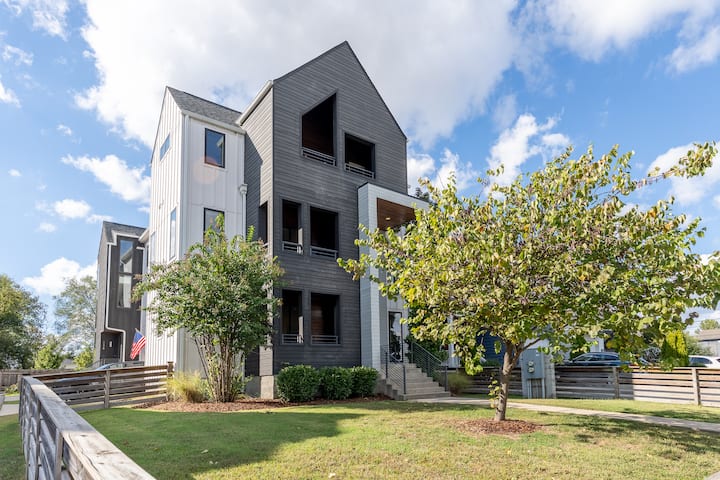 The Onyx Opal - Balcony & Chef's Kitchen - Nashville, TN