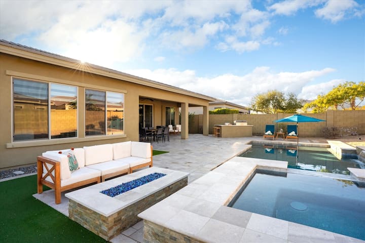 Pool, Hot Tub, Firepit & Golf Haven! - Goodyear, AZ