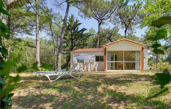 Gorgeous Home In La Faute-sur-mer - L'Aiguillon-sur-Mer