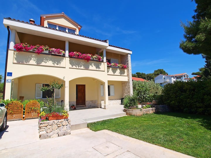 Ante By Interhome - Brodarica