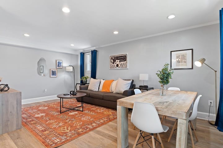 Balcony Stay In Garden District • Fall Fun - New Orleans, LA