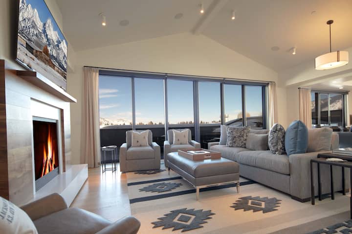 Town Hill Penthouse Luxury Condo W/private Hot Tub - Jackson, WY