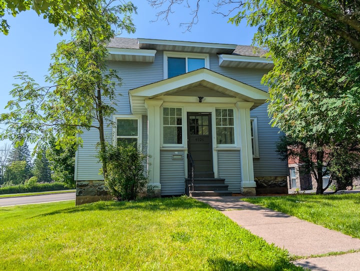 Mayfair House | Minutes From Downtown Duluth - Duluth, MN