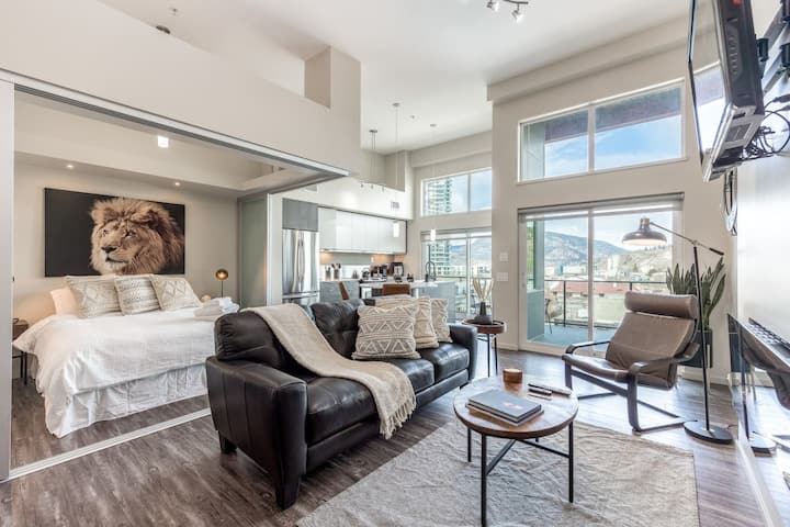 Luxury Suite In The Heart Of Downtown - Kelowna