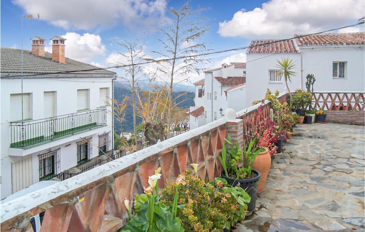 Awesome Apartment In Genalguacil - Júzcar
