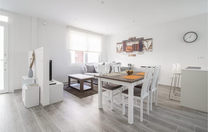3 Bedroom Nice Home In Noia - Noia
