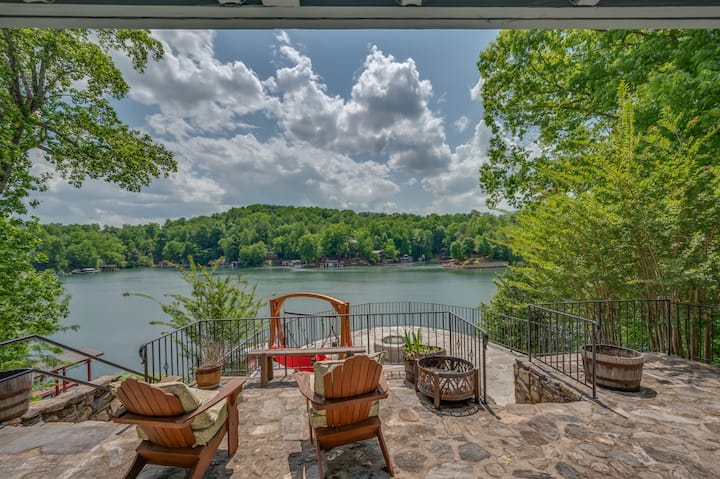 Cozy Lakefront Cottage On Lake Lure | Pet-friendly - Lake Lure, NC