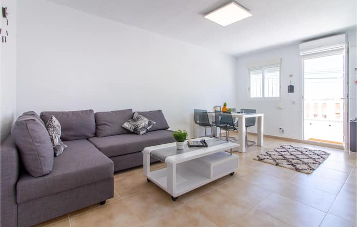 Stunning Apartment In Torrevieja - Guardamar del Segura