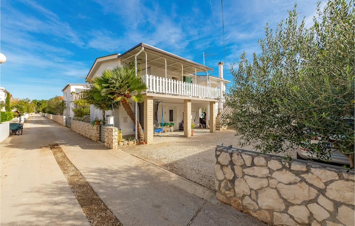 Nice Apartment In Vir With Kitchen - Vir