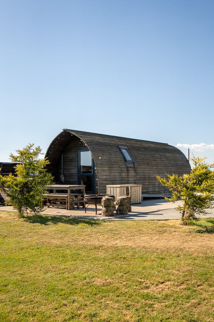 Family Glamping Cabin With Hot Tub - Accessible - Schottland