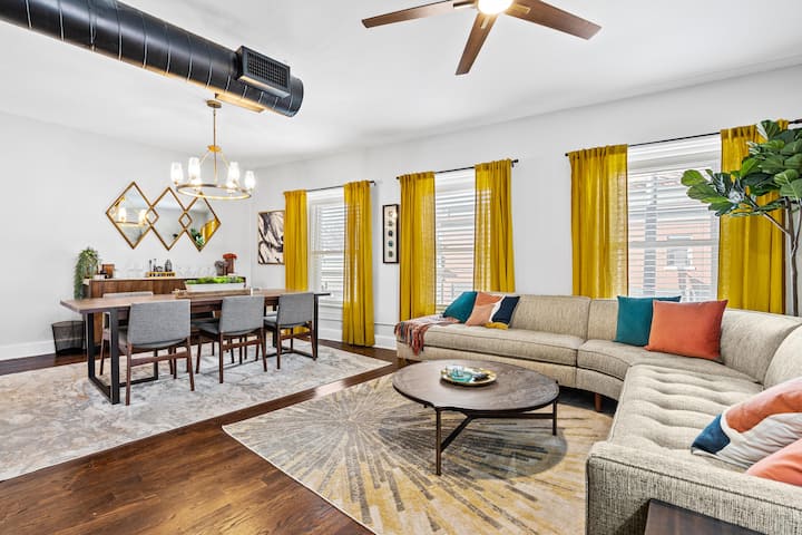 Charming Westport 3 Bed + Private Courtyard! - Kansas City, KS