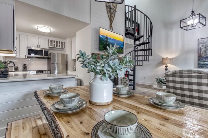 Downtown Gatlinburg~ Walking Distance To Strip - Gatlinburg, TN